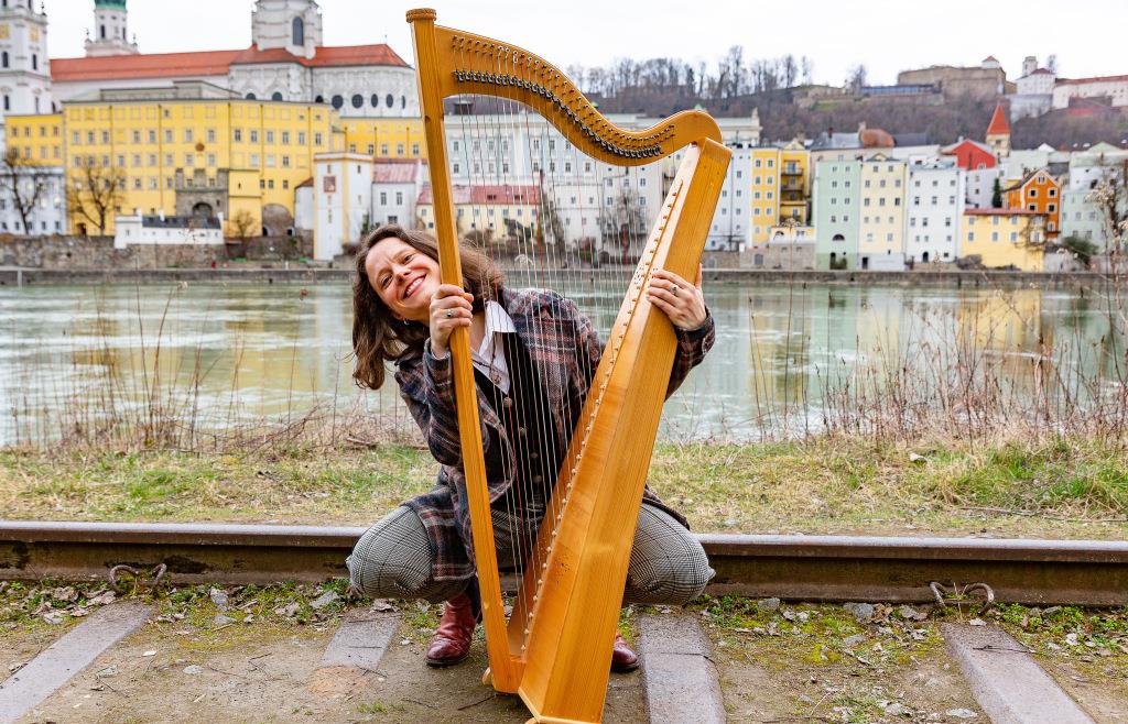 Allein mehrstimmig singen: Obertonsängerin Anna-Maria Hefele im Porträt