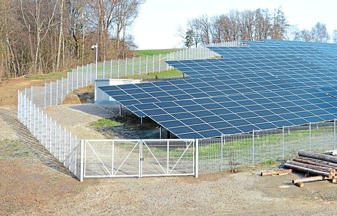 Zu Photovoltaik-Anlagen wollen viele Abstand halten