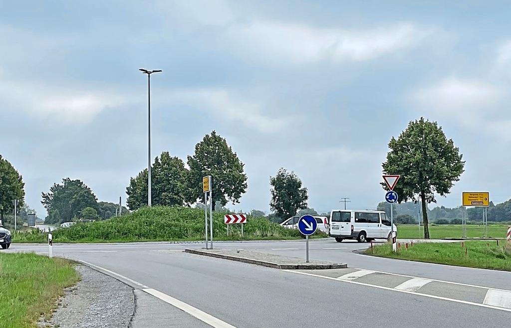 Bundesstraße 8: Sperre am Kreisverkehr bei Arbing steht bevor