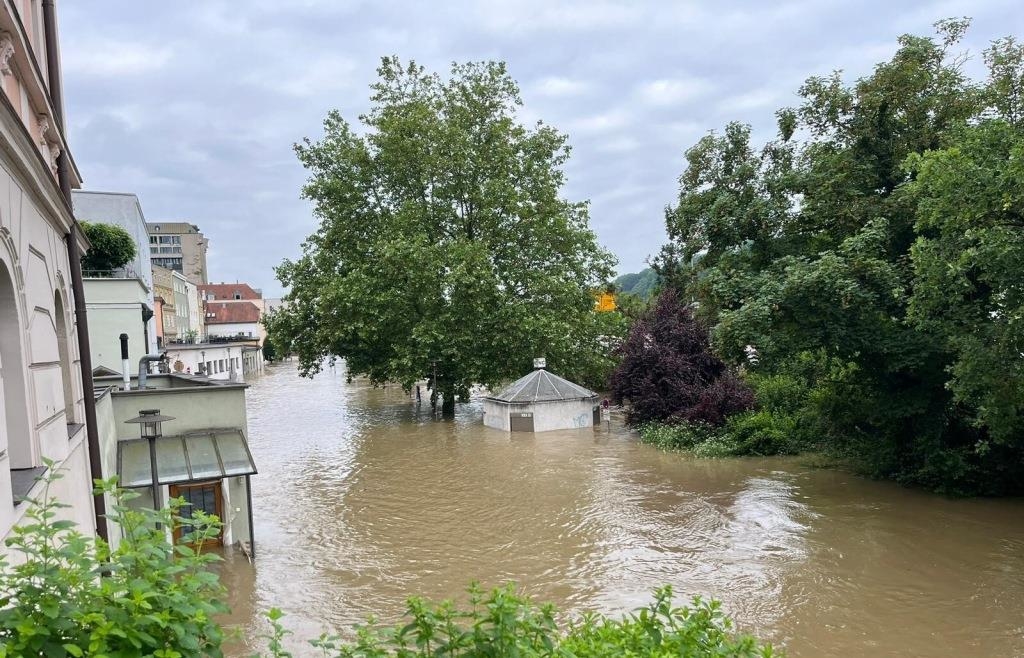 Die Lage im Video: Stadt Passau ruft Katastrophenfall wegen steigender Pegel aus