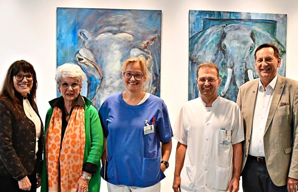 Donauisar Klinikum eröffnet Vernissage mit Bildern der Kunsttherapeutin ...