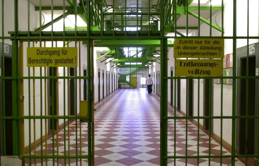 Insasse greift in der JVA Straubing Mithäftling an und verletzt ihn schwer