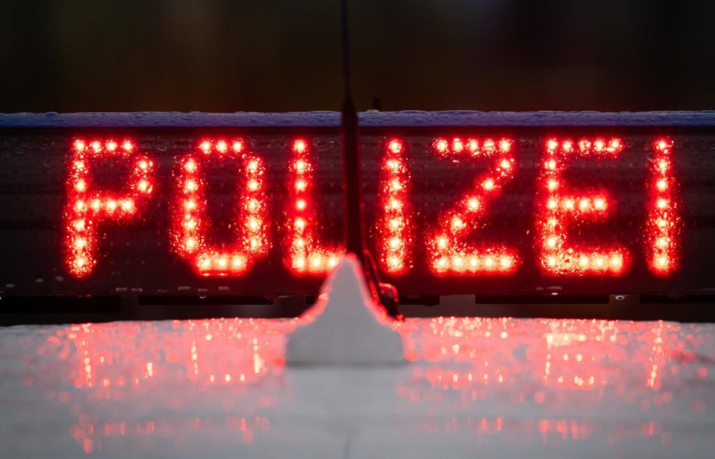 Fußgänger (40) wird auf der A92 bei Wallersdorf schwer verletzt