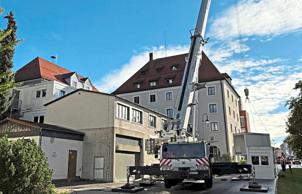 36 Container: Bürokomplex am Landratsamt in Pfarrkirchen wird abgebaut