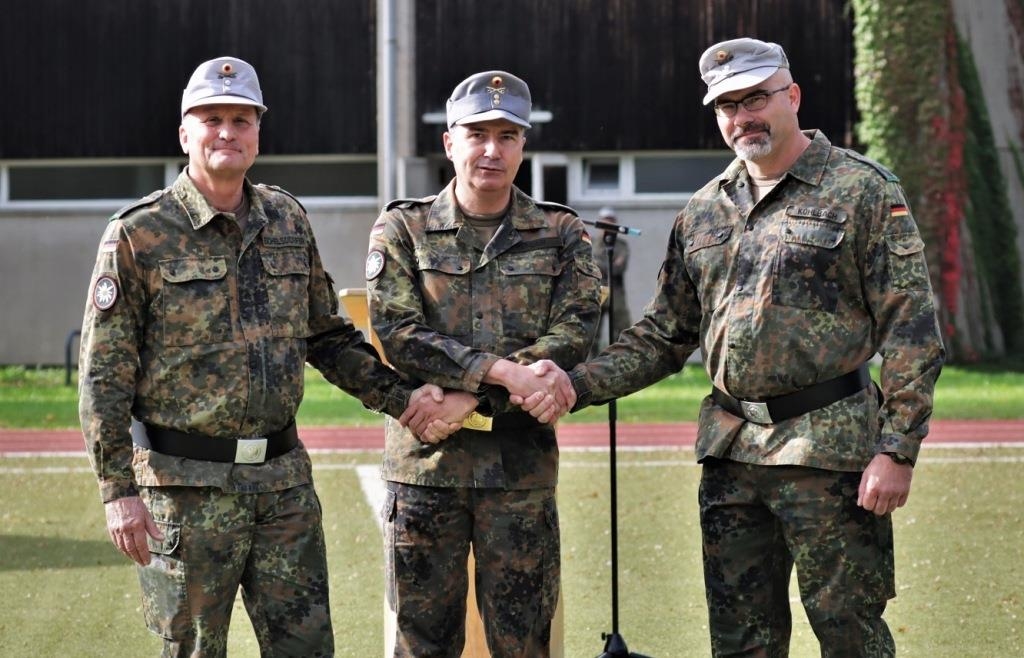 Wo ist der Kommandeur der Gebirgsjägerbrigade 23? General Michael ...