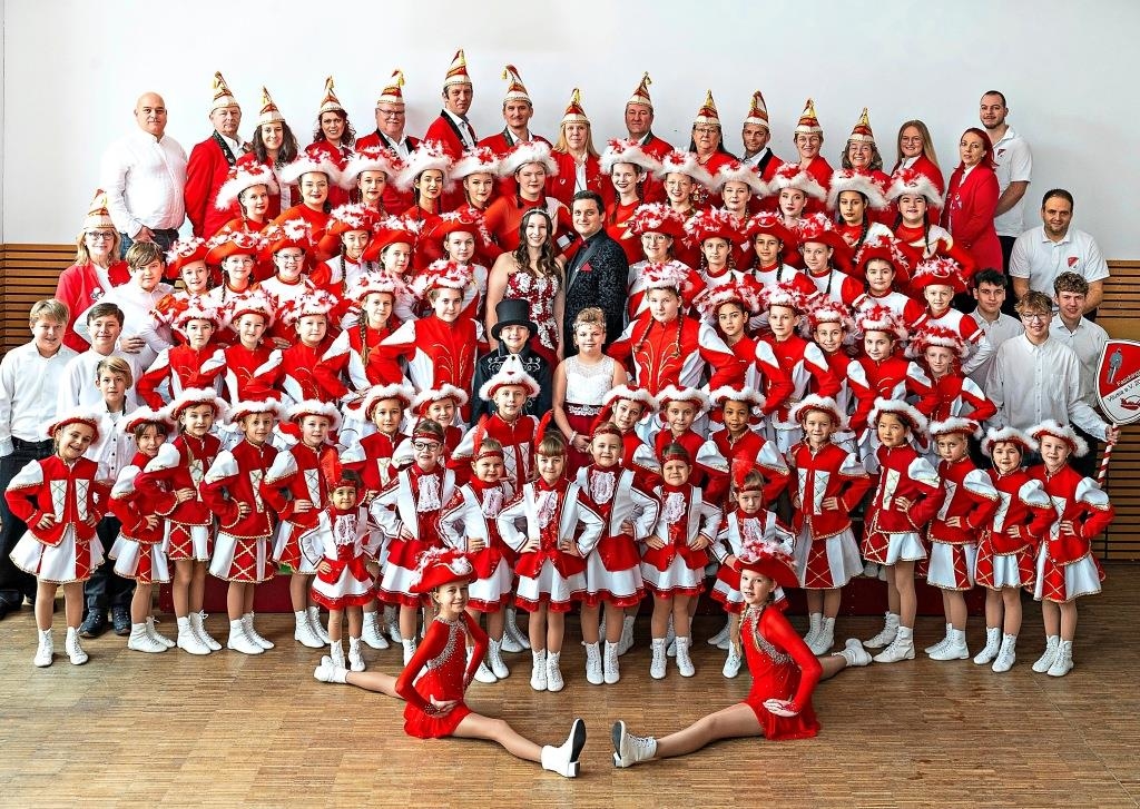 Faschingsfreunde Vilusia starten in Faschingssaison – Umzug in ...