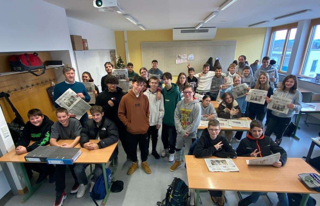 Aufmerksame Zuhörer mit klugen Fragen: Achte Klassen der Mittelschule Vilshofen sind voll dabei