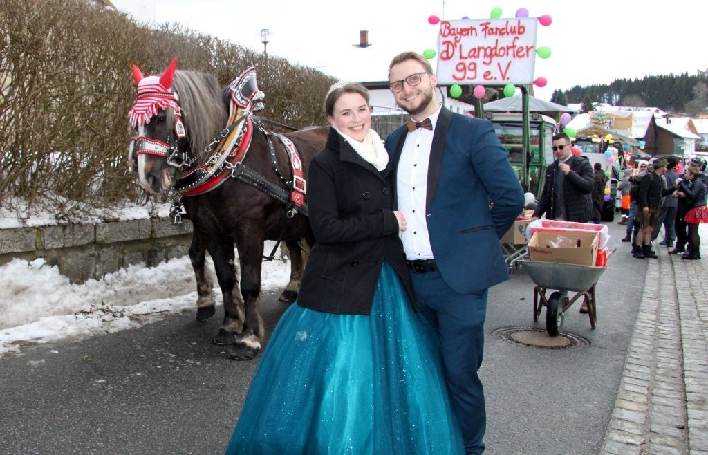18 Gruppen beim Faschingszug