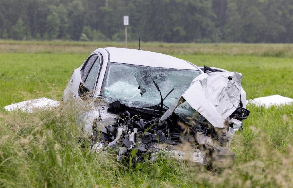 Tödlicher Unfall bei Tacherting: Autofahrerin (68) stirbt nach Frontalcrash mit Lkw