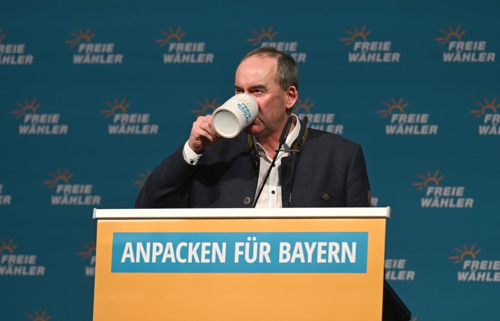 Politischer Aschermittwoch 2025: Die Veranstaltung der Freien Wähler im Liveticker zum Nachlesen