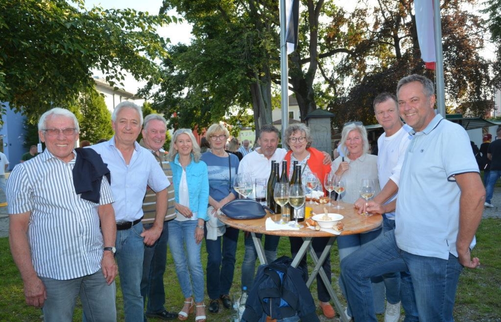 Tolle Stimmung am Weinfest – viele Fotos vom ersten Abend