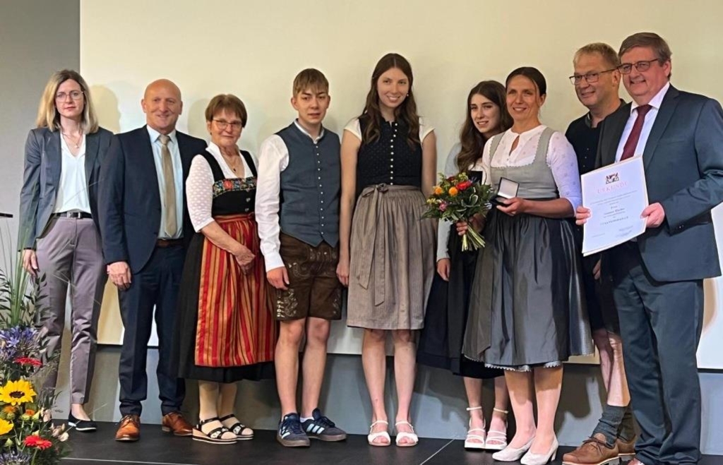 Verleihung der Staatsmedaille in Bronze: Susanne Fischer für ihr ...