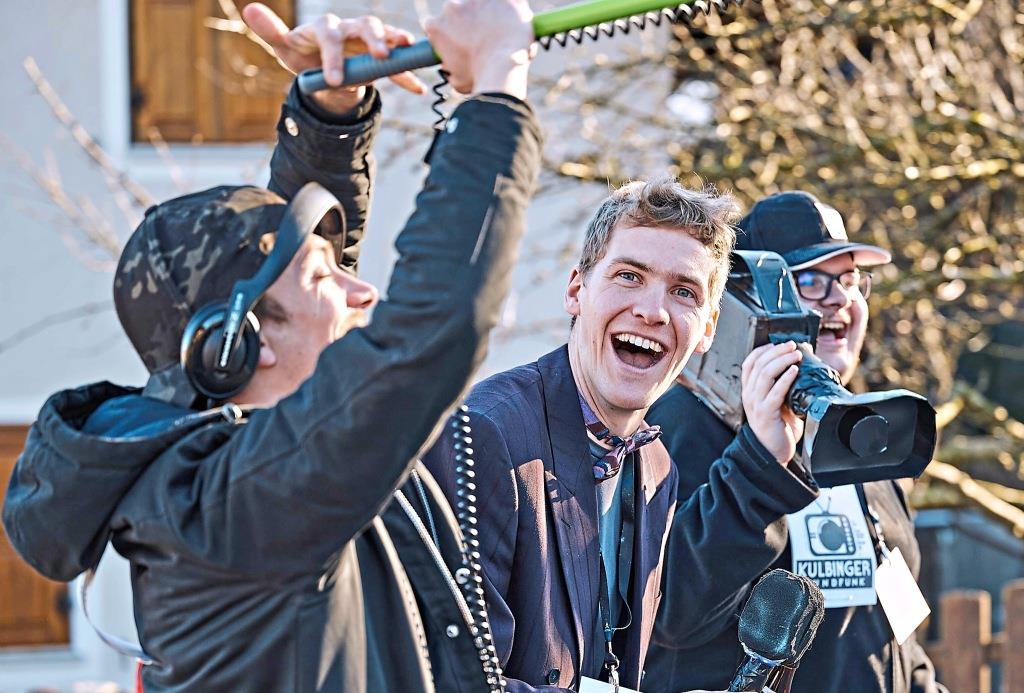 Panzerknacker, Biene Maja, Barbie: Bilder vom „motorlosen Faschingszug ...