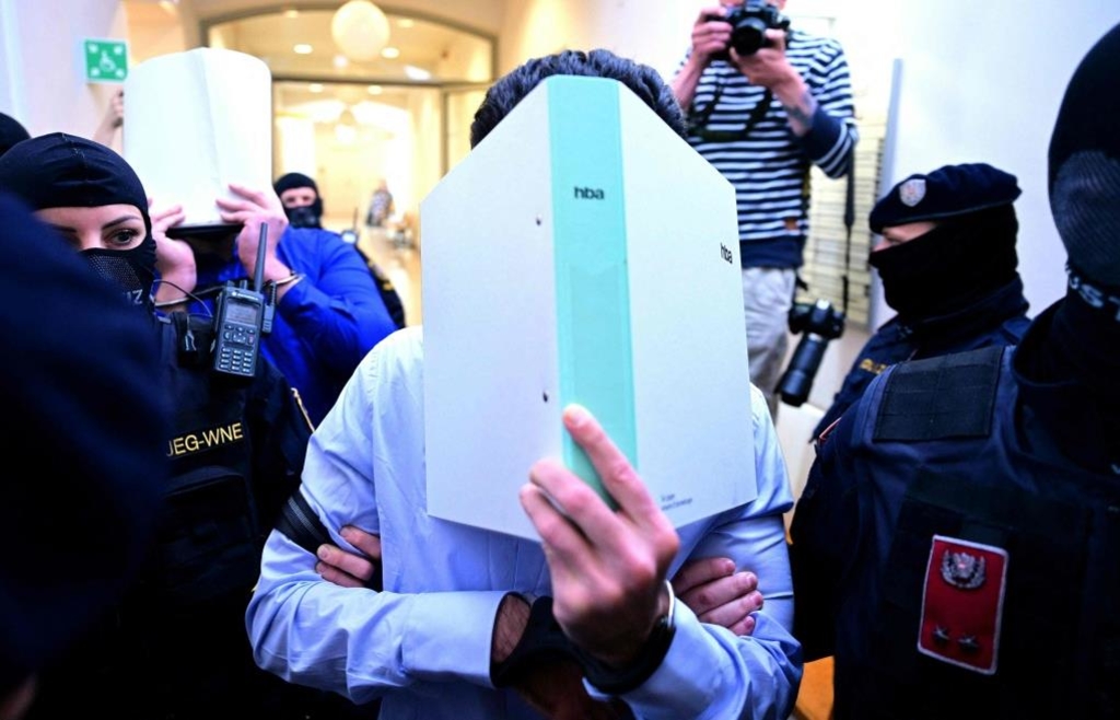 Angeklagter äußert sich zu Motiven des geplanten Terroranschlags bei ...