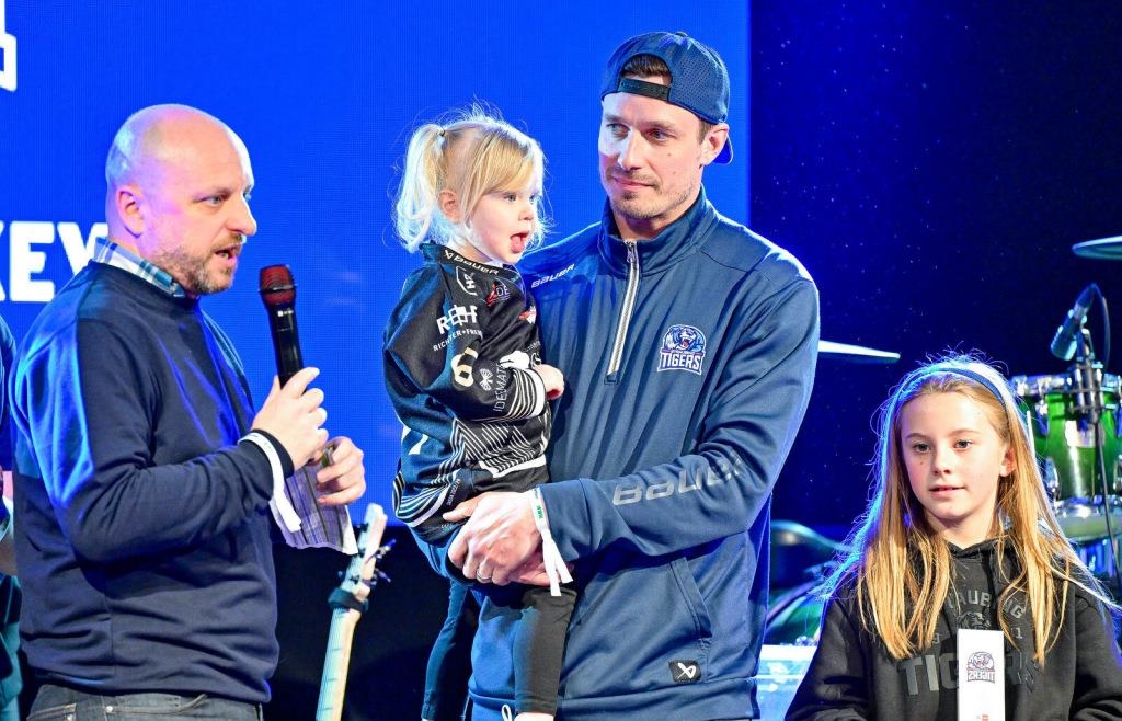 Manager Dunham ist begeistert: Ex-NHL-Profi Justin Braun bleibt in ...