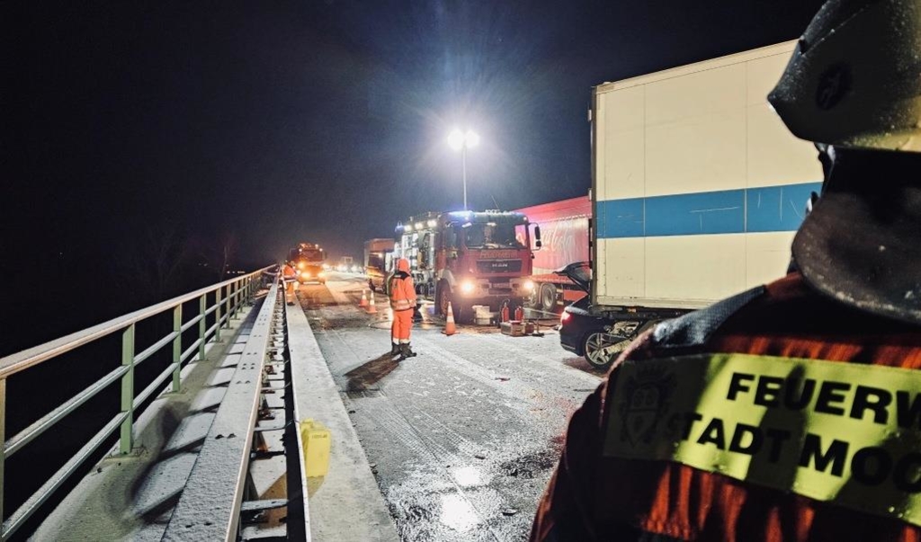 Zwei Tote nach Unfall auf der A92 zwischen Moosburg und Landshut