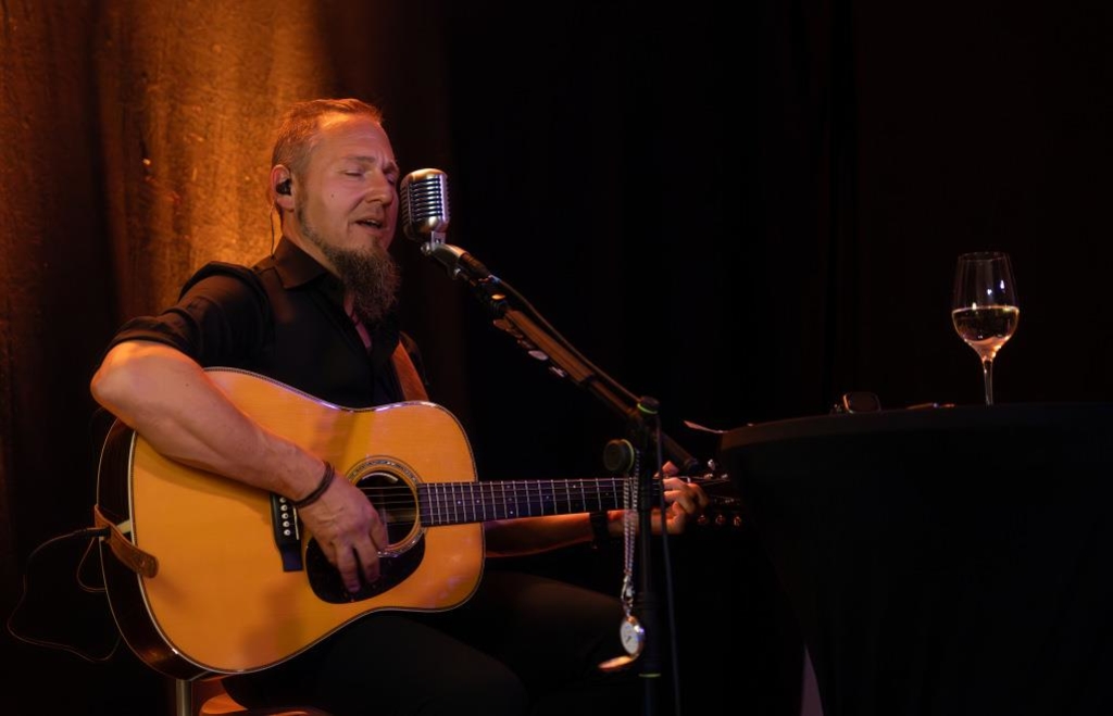 Unvergesslicher Abend mit Musiker Roman Hofbauer in Osterhofen