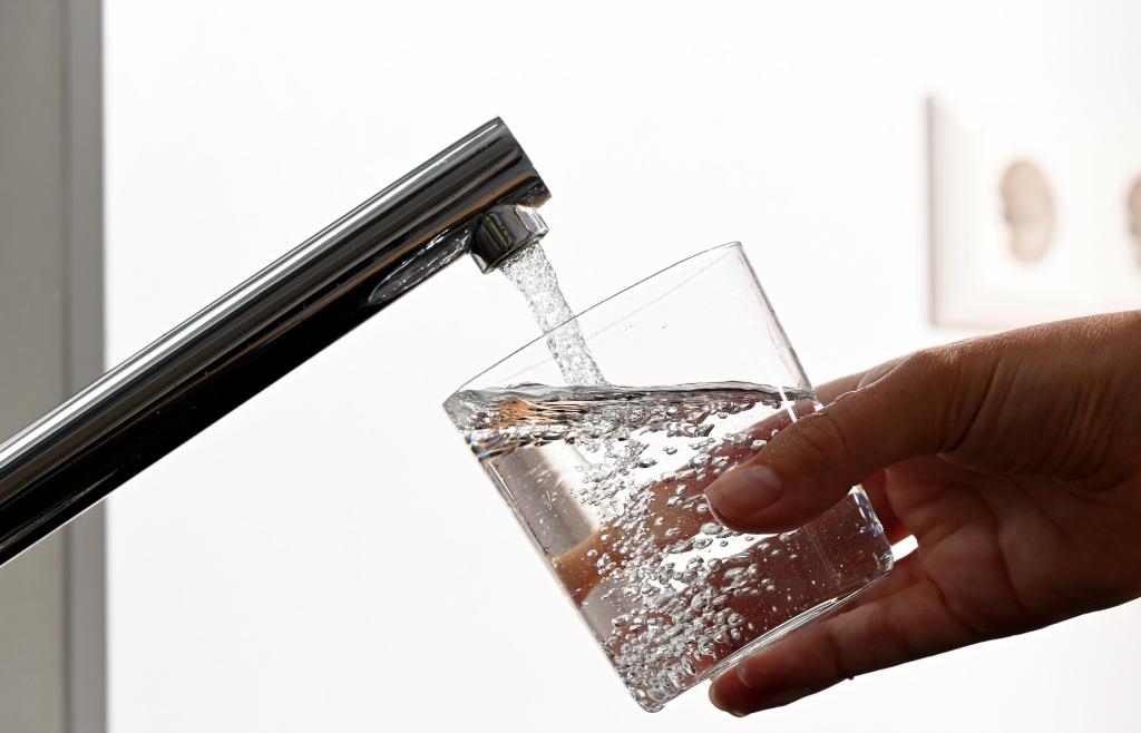 „Coliforme Keime“ gefunden: Trinkwasser in Teilen von Prutting muss ...