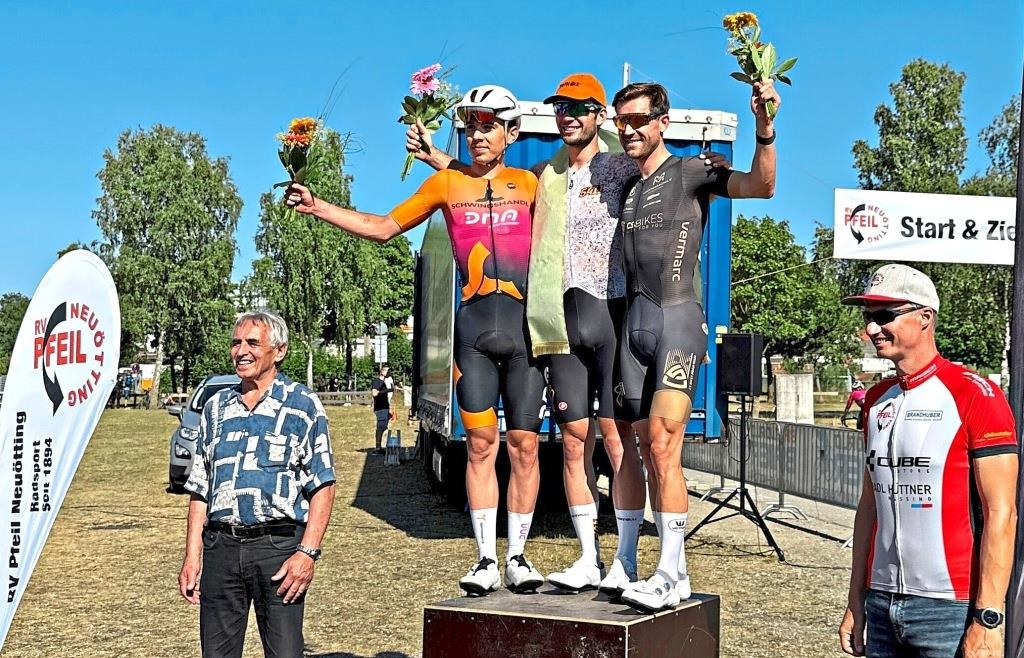 Wimpernschlag entscheidet: Michael Gaßner triumphiert im Zielsprint