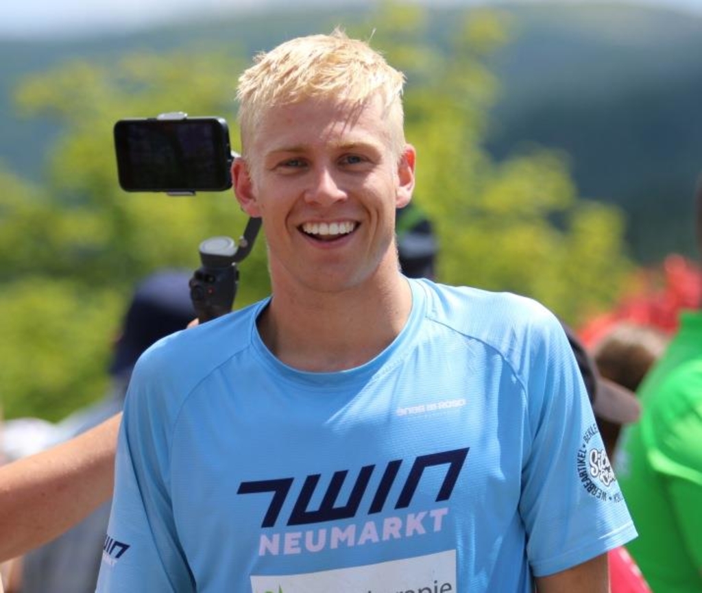 „Heftige Anstiege“: Luca Bauer gewinnt bei „XTERRA“-Triathlon seine ...