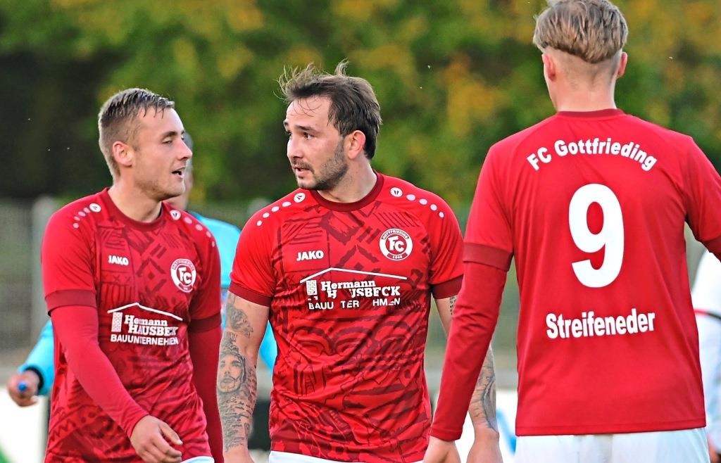 Trainer-Wechsel in Wallersdorf ohne Wirkung – Siefkes-Doppelpack für Gottfrieding