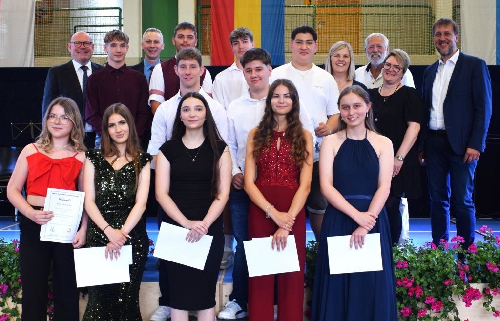 Mittelschule in Pfarrkirchen feiert ihre Absolventen