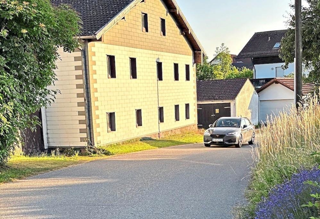 Anfrage im Stadtrat: Maßnahmen an gefährlicher Engstelle am Lindenberg ...