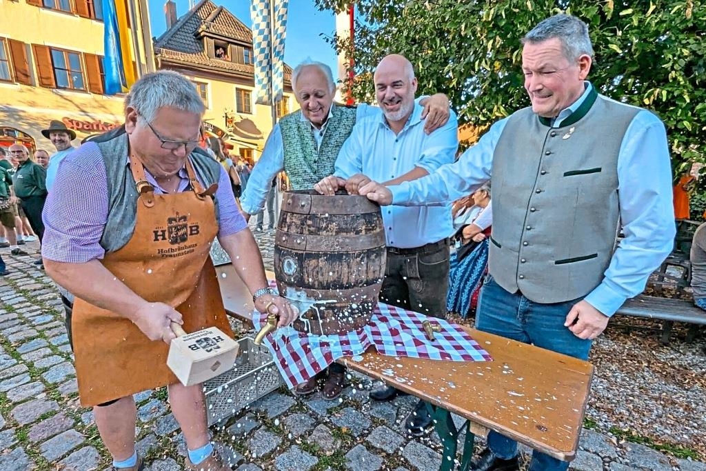 Eringer Kirta mit vier Schlägen eröffnet