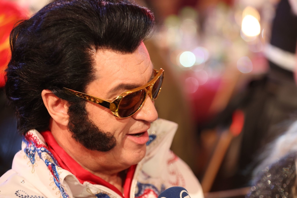 Elvis vs. Taylor - die Kostüme beim fränkischen Fasching