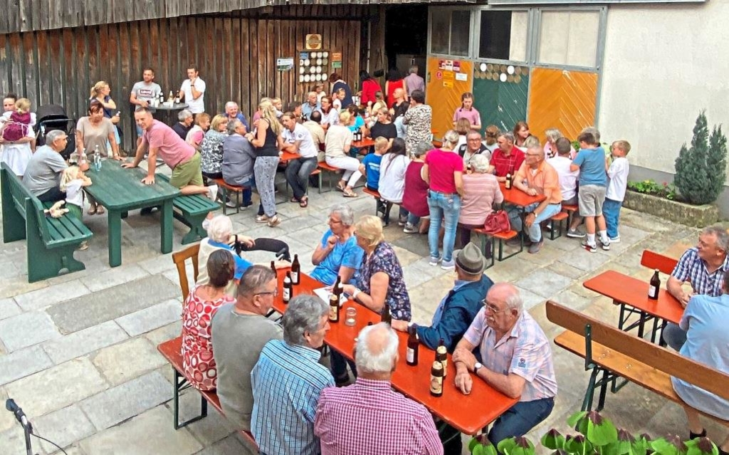 Dorfgemeinschaft feiert 40 Jahre Kapelle Saderreut