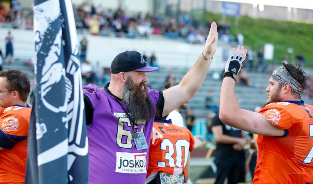 1000 Fans feiern Football-Party in Passau: Bilder rund um den Pirates ...