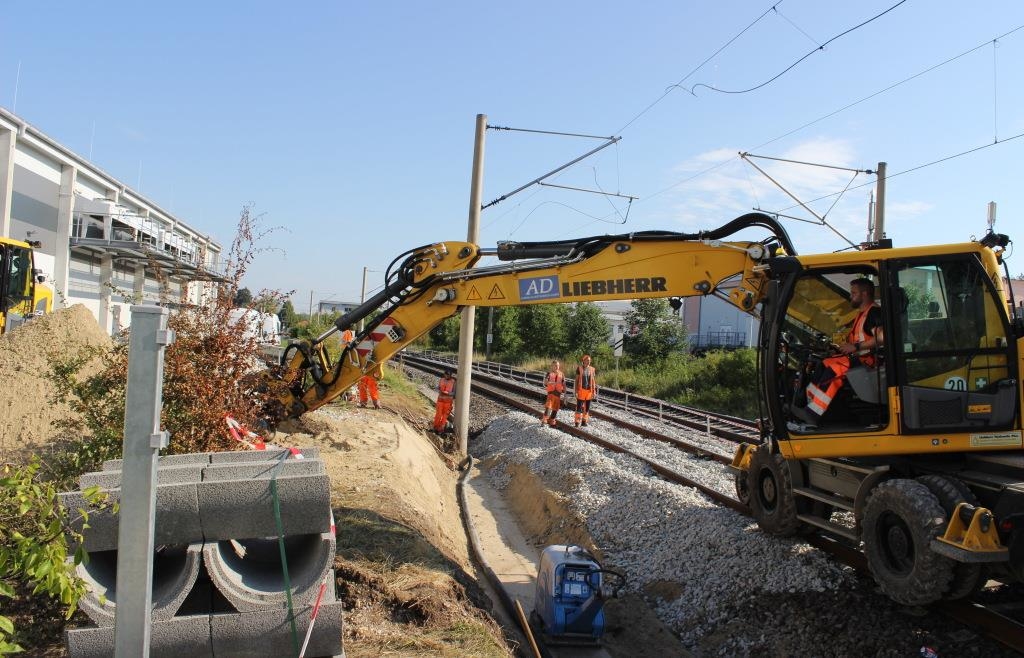 Verheerender Lok-Brand in Traunstein: So lange dauern die Gleisarbeiten ...