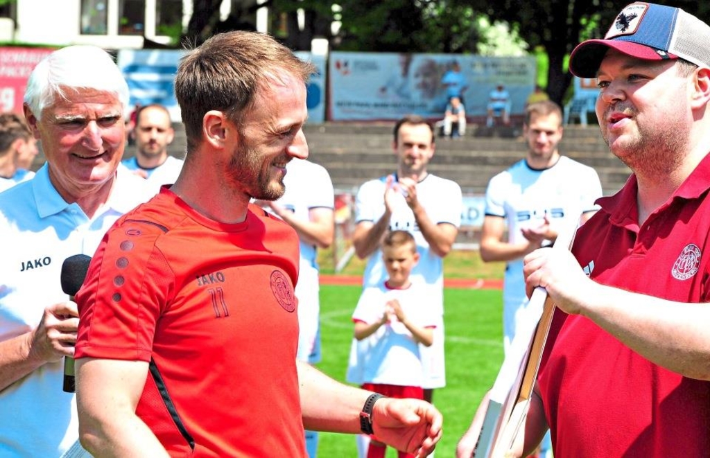 Alexander Geiger verabschiedet sich mit Sieg