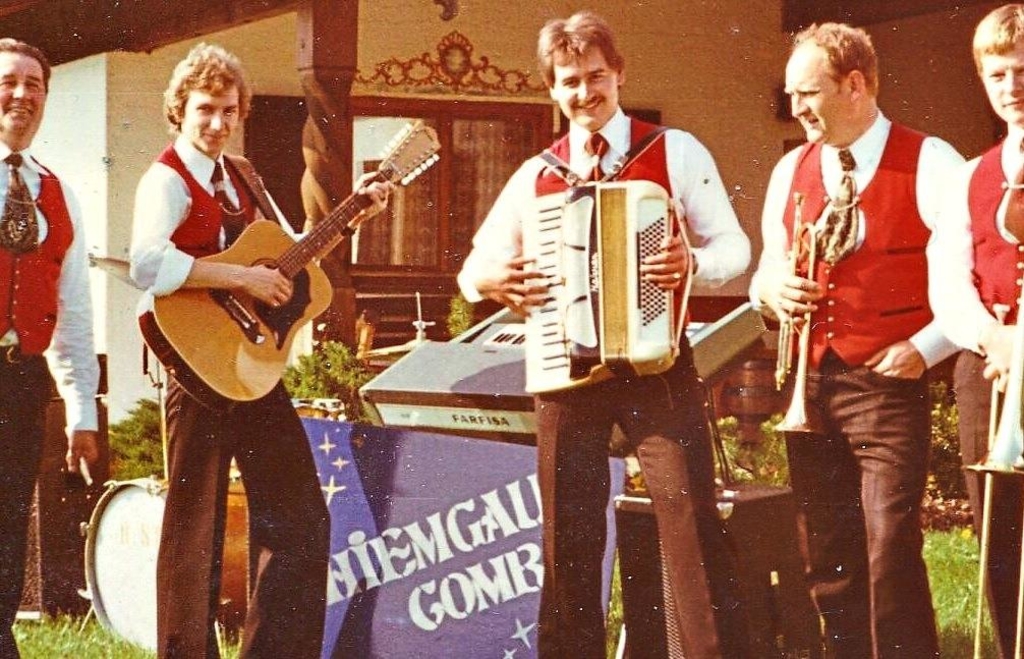 Fasching in Trostberg vor 50 Jahren mit Chiemgau-Combo – Max Sedlmeier ...