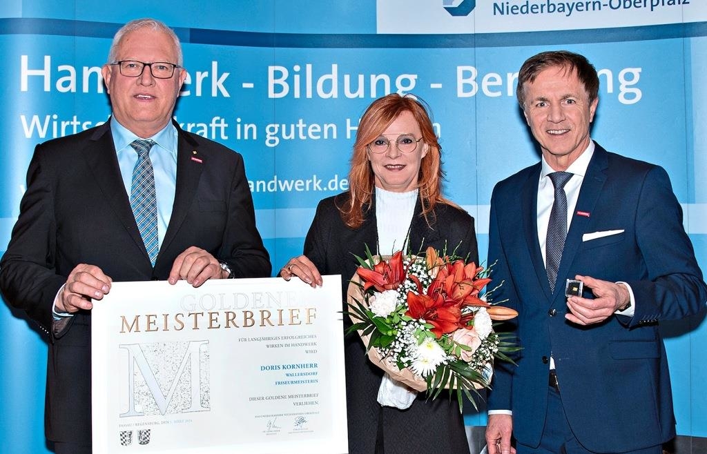 Goldener Meisterbrief für Doris Kornherr
