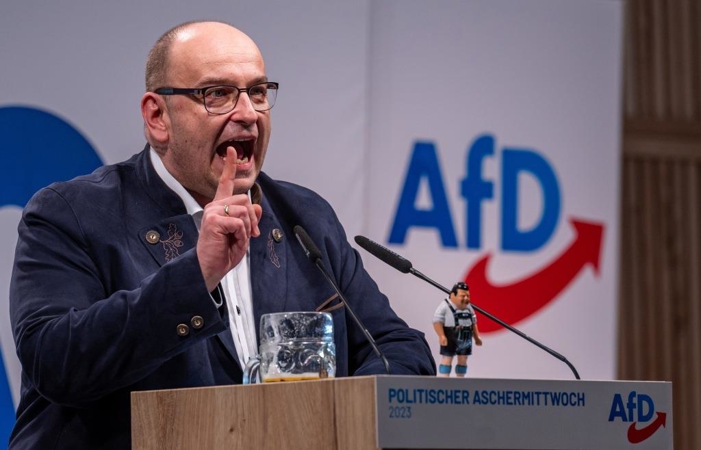 Bundestag ermöglicht Strafverfahren gegen bayerischen AfD-Chef Stephan ...