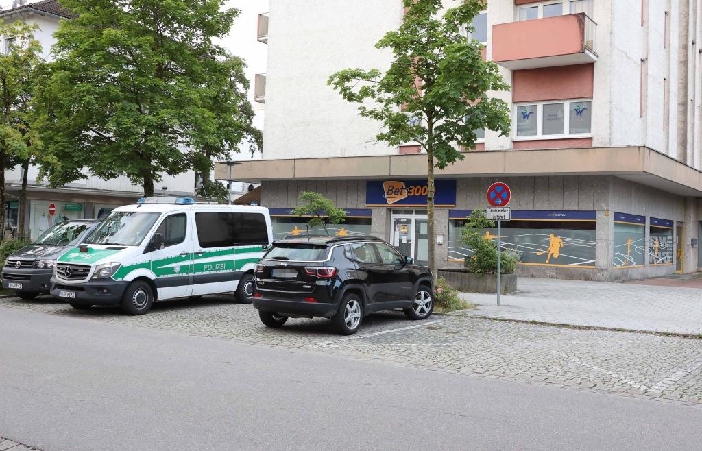 Mia malkova picazor plenty of street plus apartment spaces.