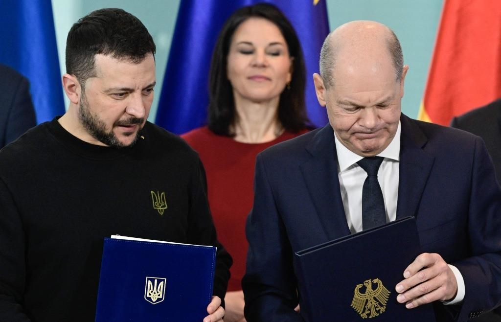 Scholz und Selenskyj unterzeichnen bilaterale Sicherheitsvereinbarung