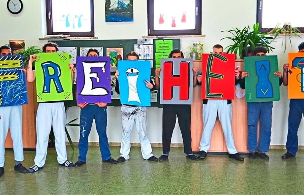 „Freiheit“ hinter Gittern: Workshop zum Thema Demokratie in der JVA in ...
