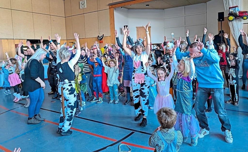 Kinder bringen Halle zum Beben