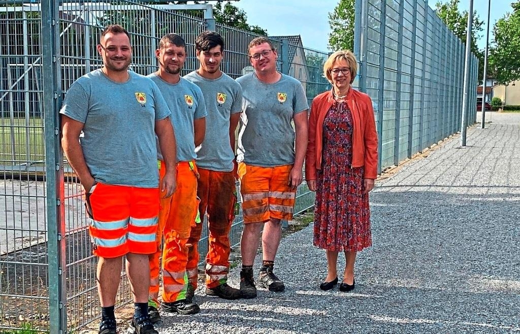Der Schulweg wird sicherer: Stephansposching dämmt Gefahrenherde rund ...