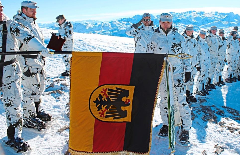 Fahnenband am Schneibstein verliehen