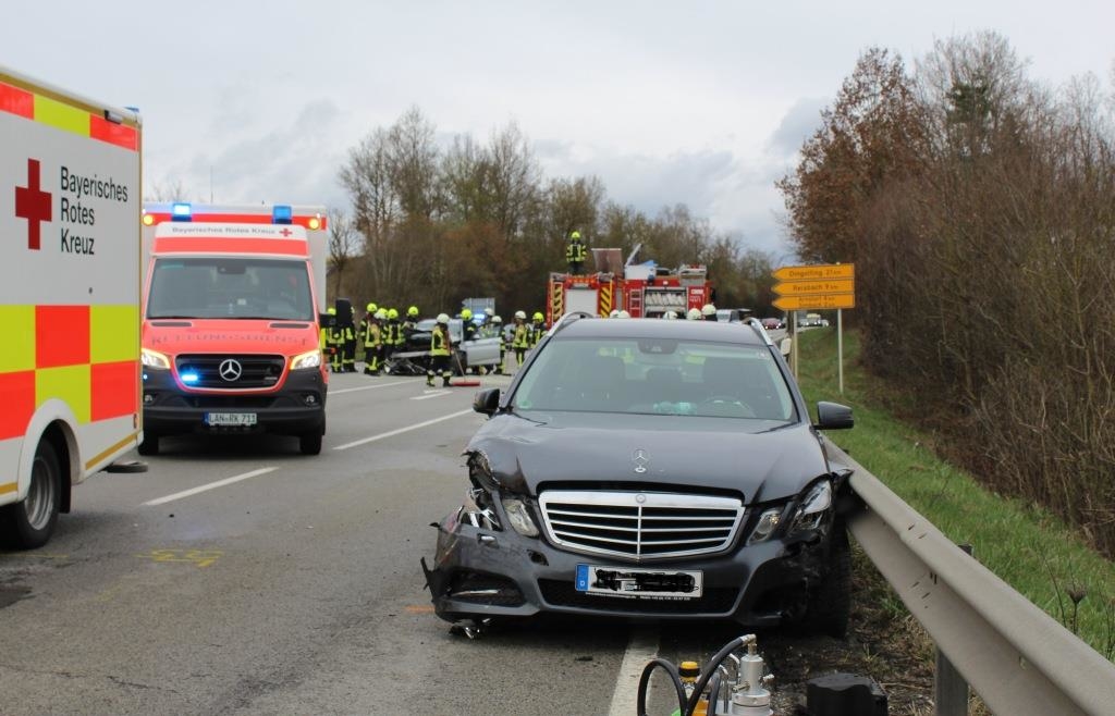 Schwerer Unfall auf der B20