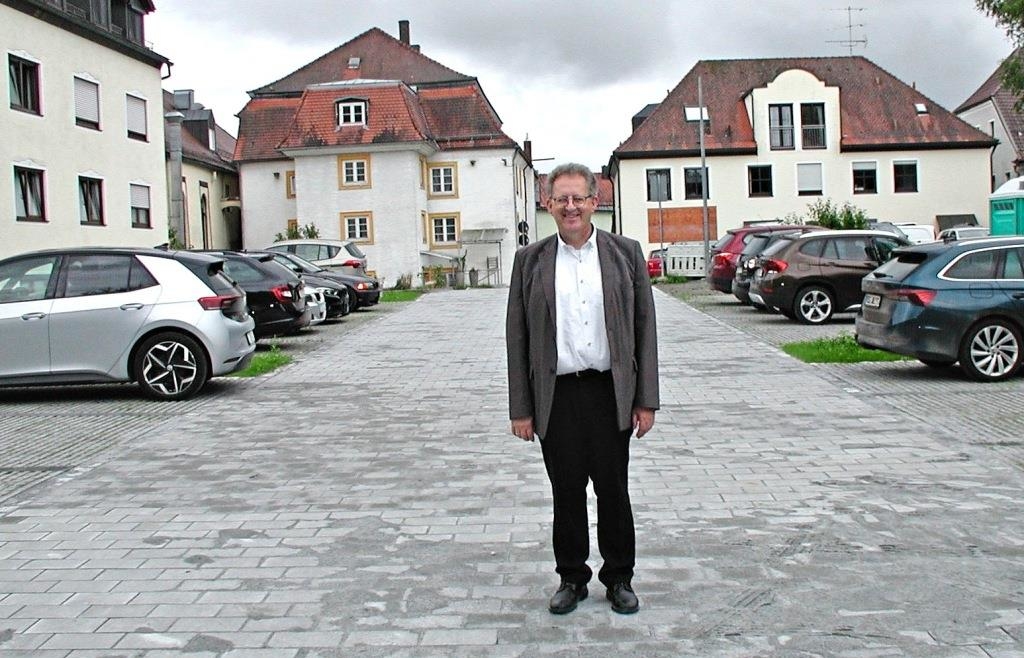 Parkplatz an der Hengersberger Simon-Breu-Straße ist fertig