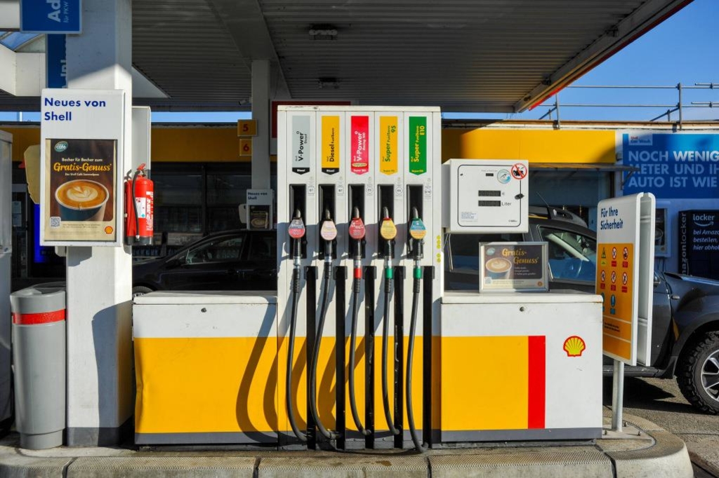 ADAC mahnt: Ölpreis wieder gesunken – Sprit aber deutlich teurer
