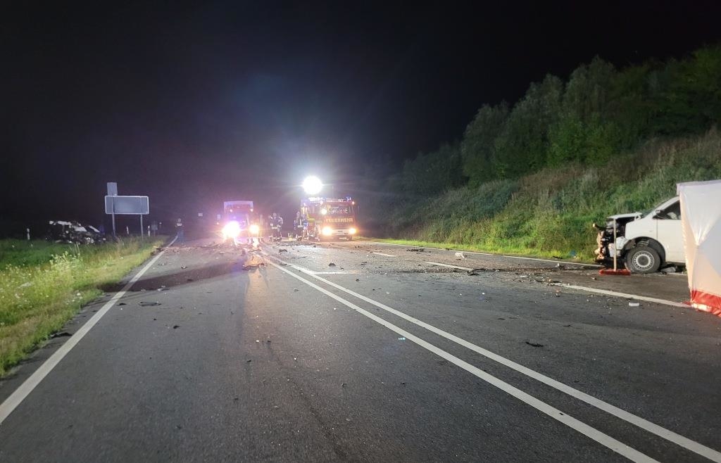 Frontalzusammenstoß auf der B20: Unfall bei Arnschwang fordert ein Todesopfer