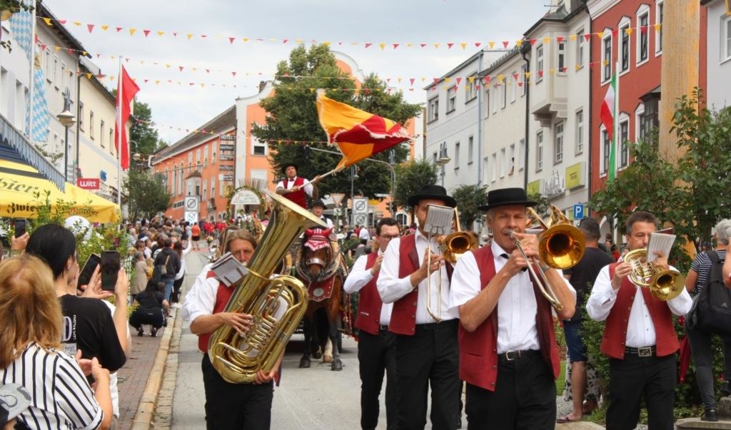 Polit-Prominenz zum Grenzlandfest-Start