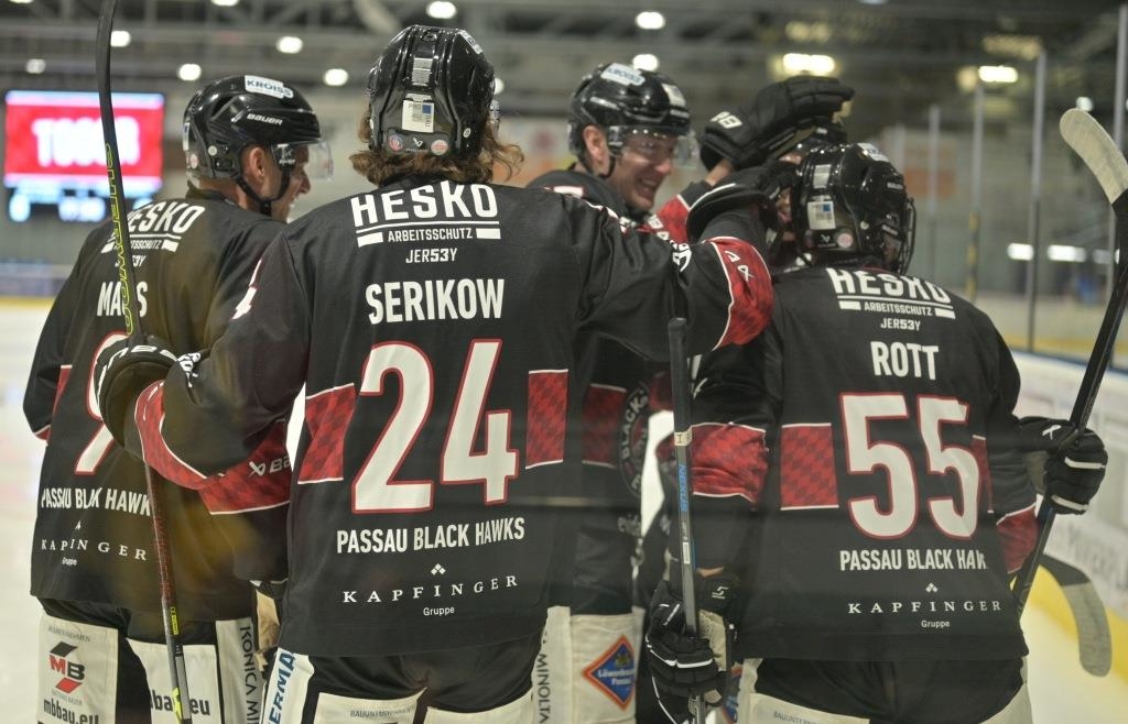 Dank Eisenhut und Penaltys der „Oldies“: Passau Black Hawks gewinnen ...