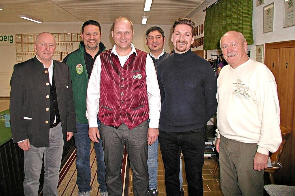 Feuerschützen bestätigen Christian Reisinger