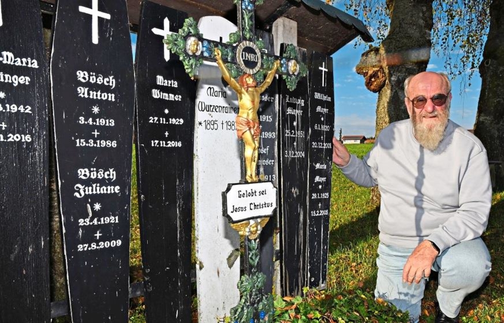 Der Brauch der Totenbretter lebt im Rupertiwinkel